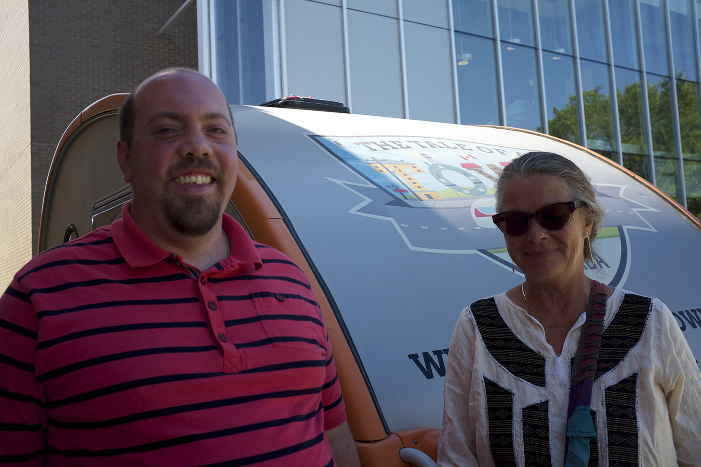 Harry Veiner's Roses - The Tale of a Town